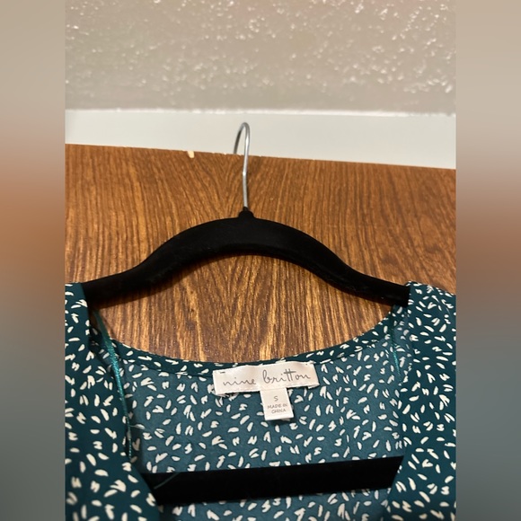nine britton | Tops | Nine Britton Green Patterned Blouse | Poshmark